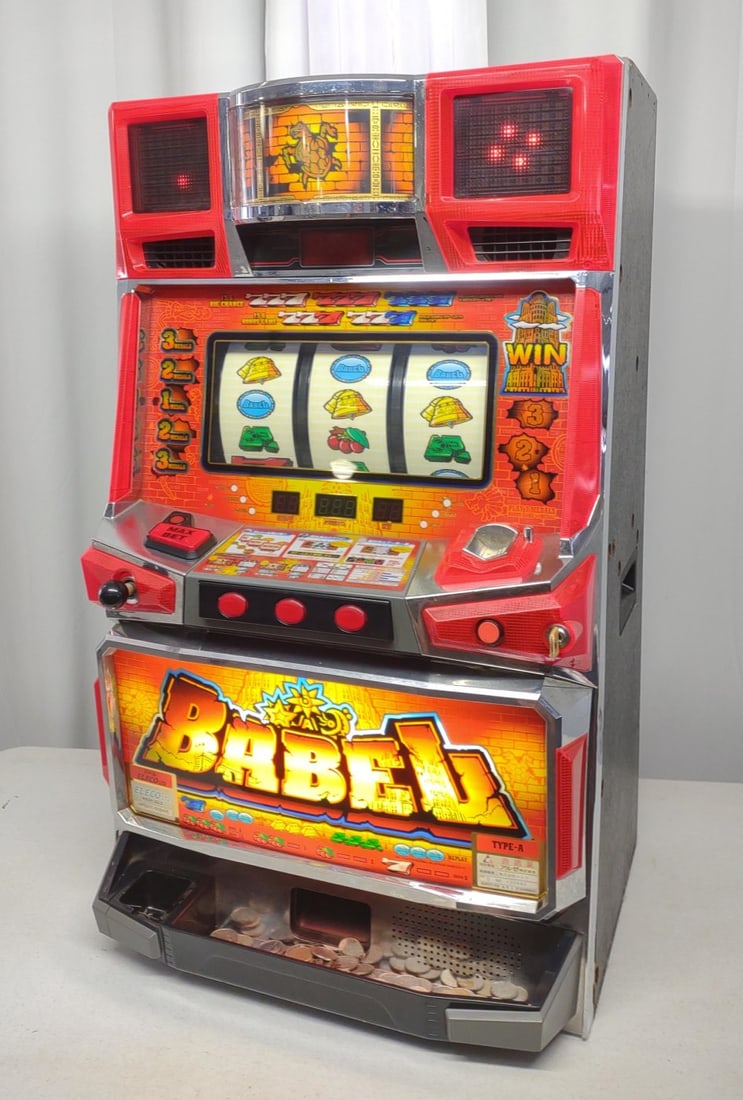Pachislo Babel Slot Machine W/ Tokens (works)