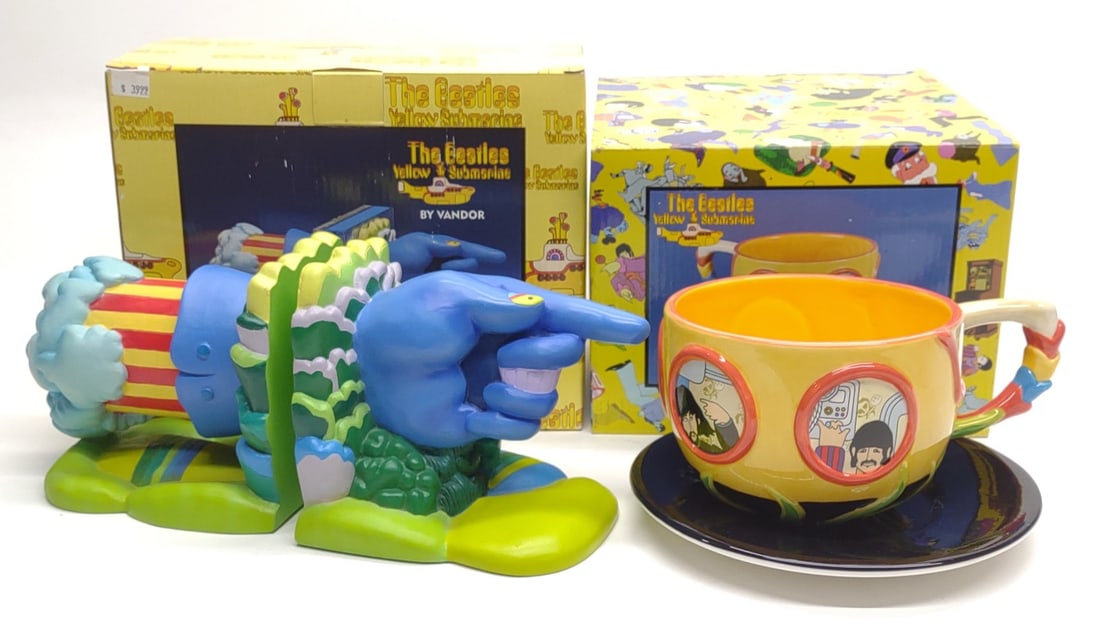 The Beatles Yellow Submarine Bookends & Latte Mug Auction