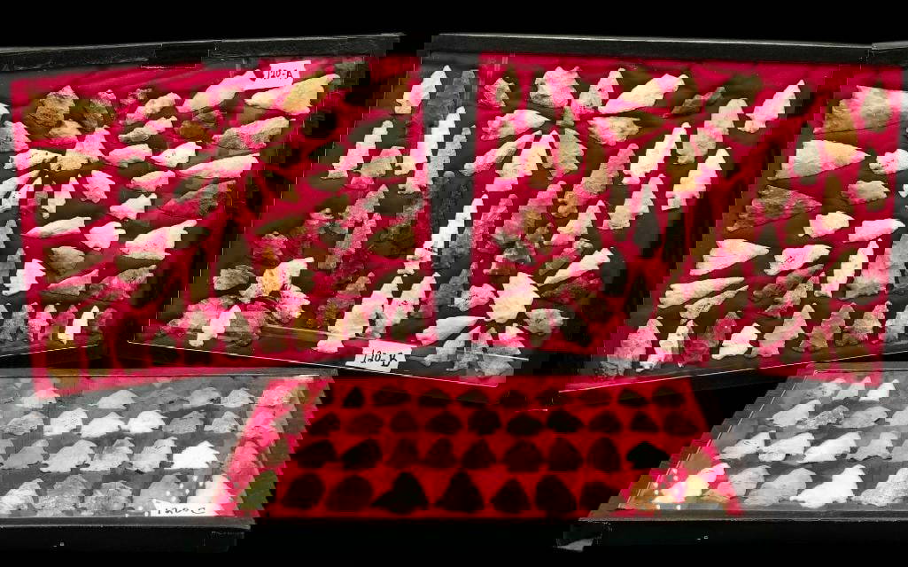 Group Of Arrowhead Displays Auction