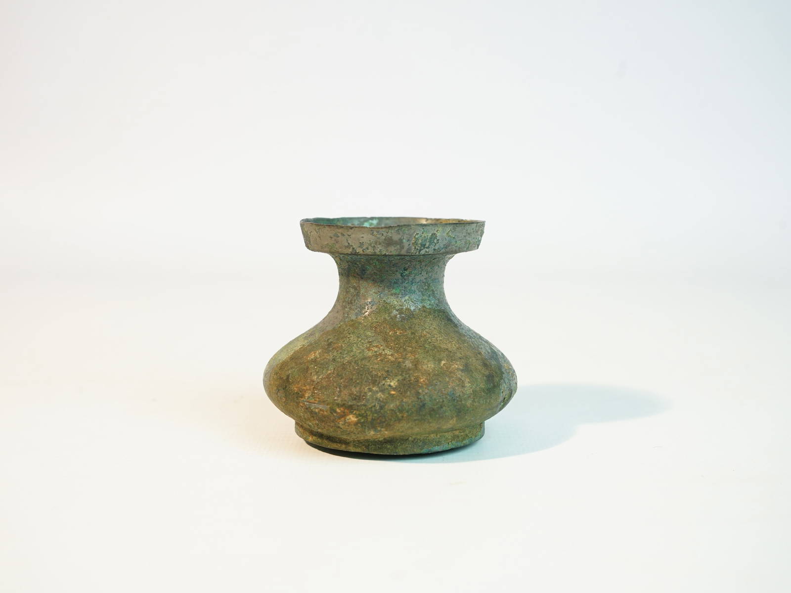 Chinese 'hu'-form Bronze Pot, Han Dynasty Auction