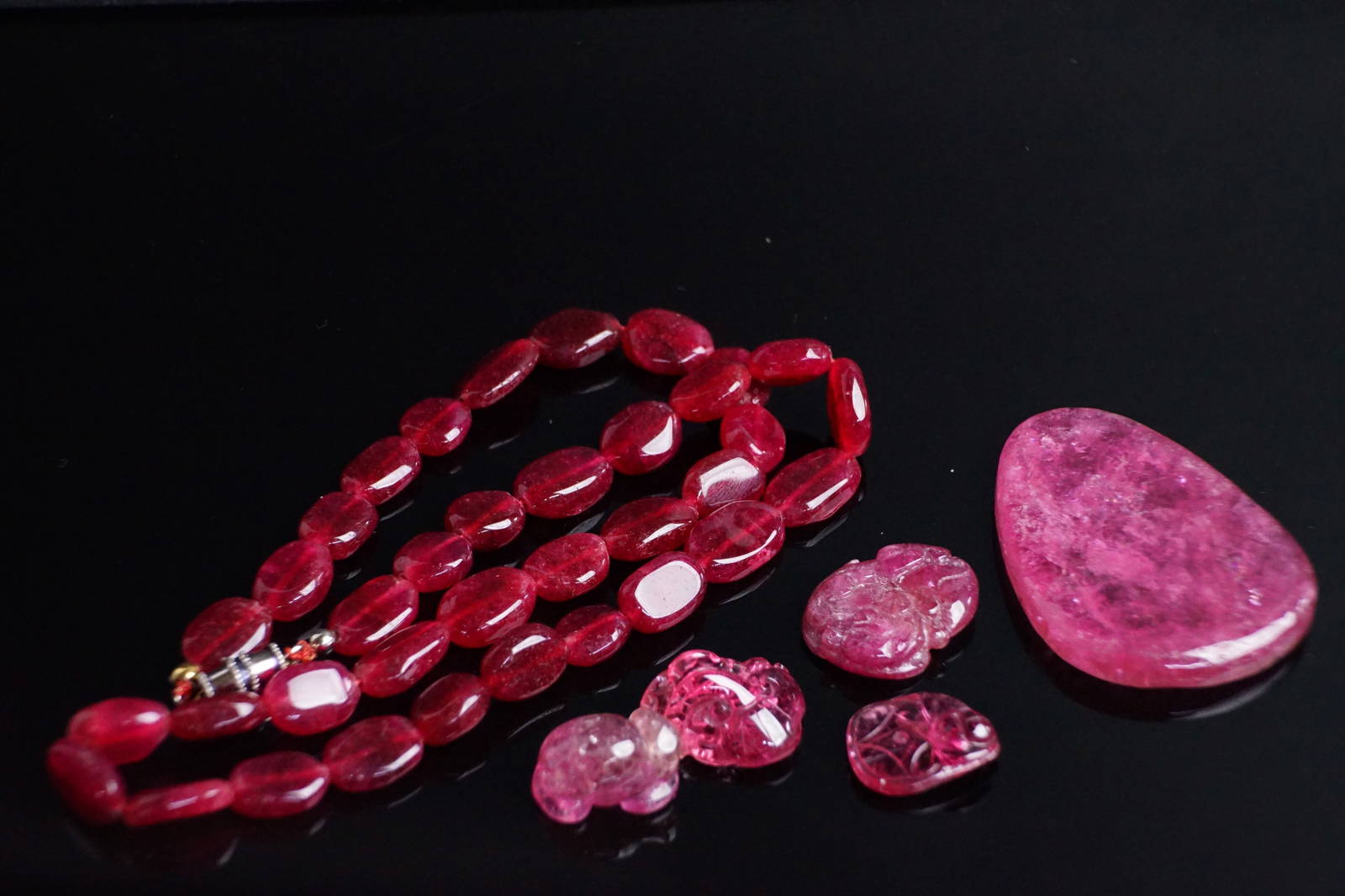 Group Of Chinese Tourmaline Pendant Auction