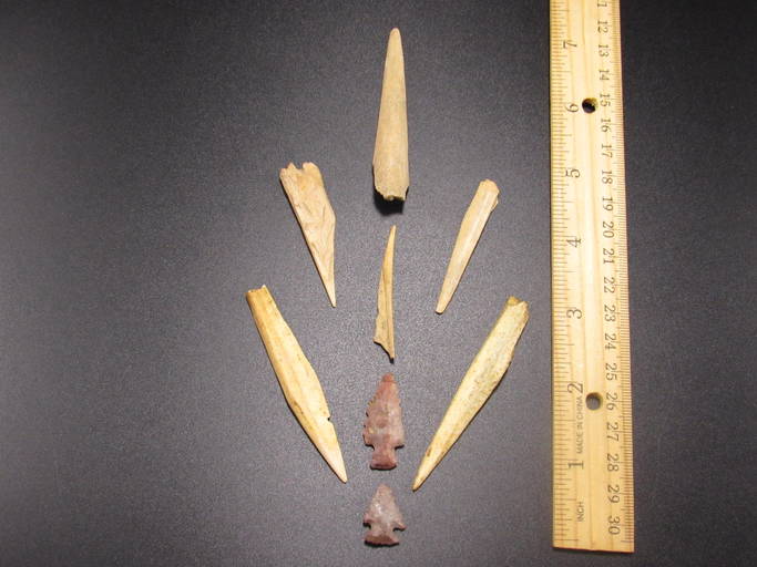 Six Prehistoric Indian Bone Awls/Tools and two Flint Arrowheads (#0124 ...