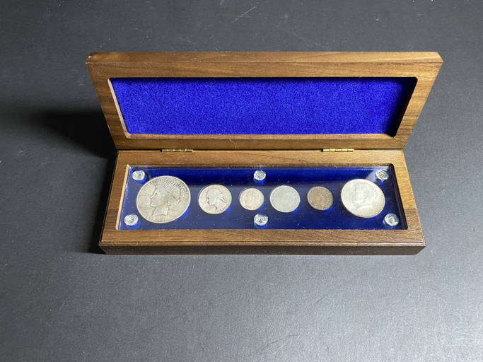 The American Heritage Coin Collector Set. Silver Coins 1922 Peace Dollar