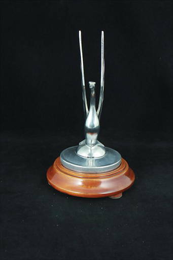 Usa '30s, Swan With Radiator Cap, Nickel Plated Casting