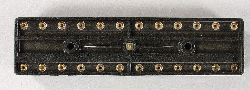 Big Fuse Box Bakelite With 12 Connections, Condition 2