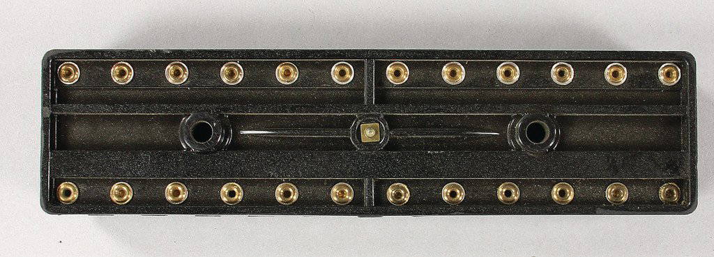 Big Fuse Box Bakelite With 12 Connections, Condition 2