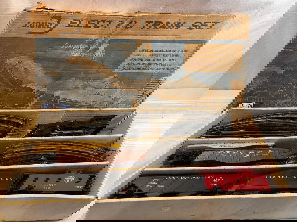 Lionel Electric Train Set - Aug 02, 2025 | Miedema Family Auction In Ny