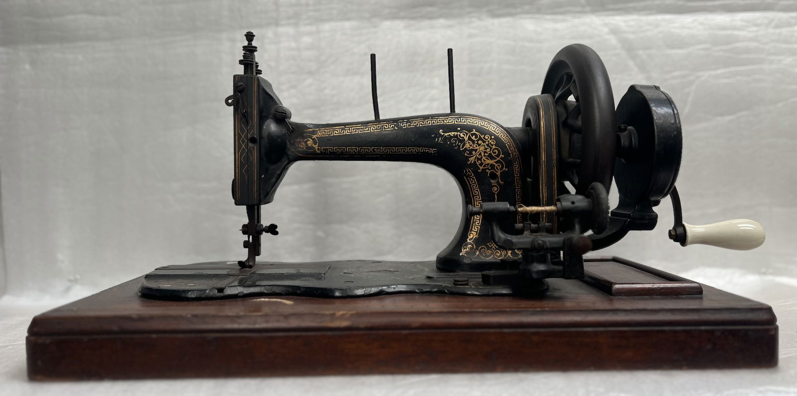 Antique Singer "new Family" Sewing Machine Circa 1880s Auction