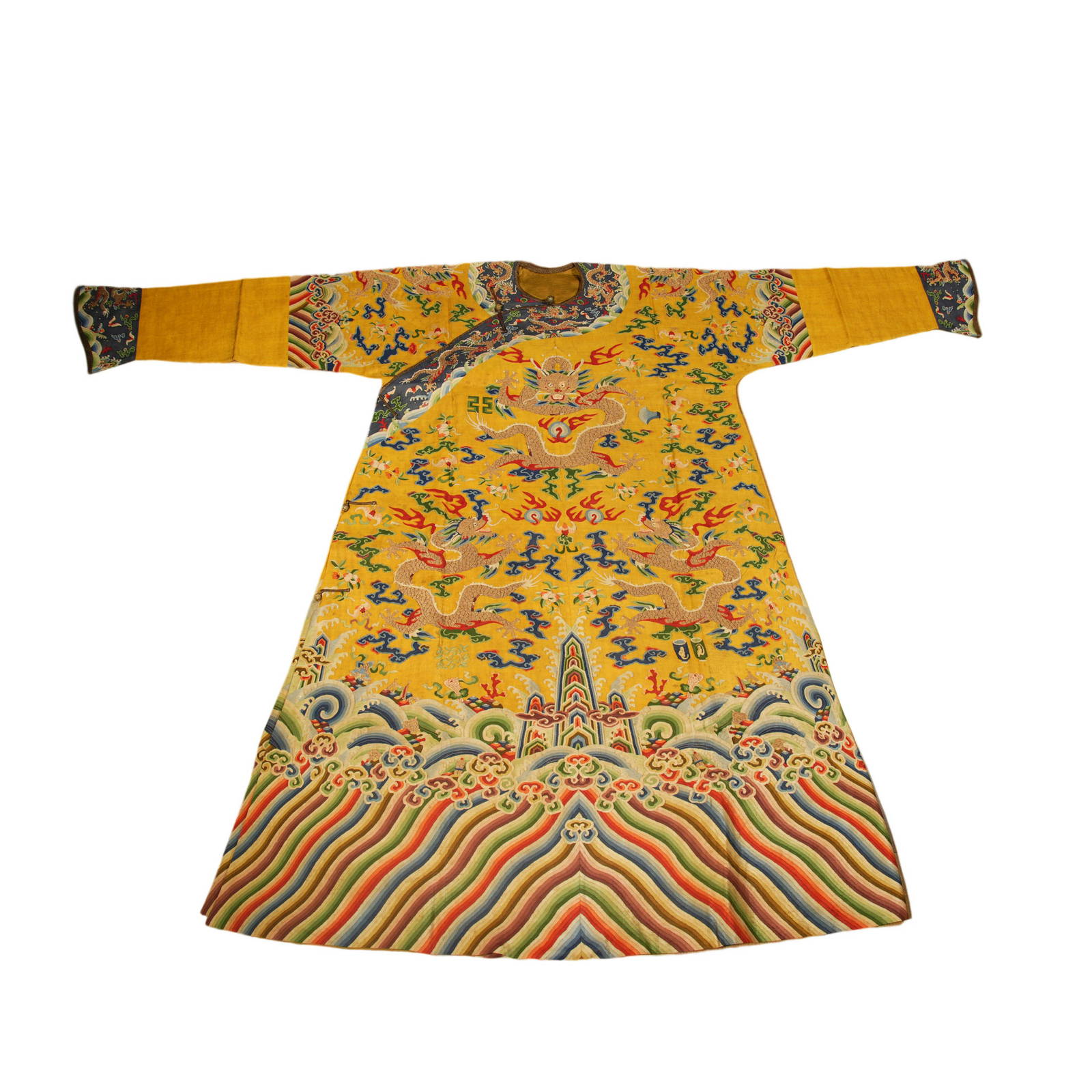 Kesi Kowloon Robe Auction