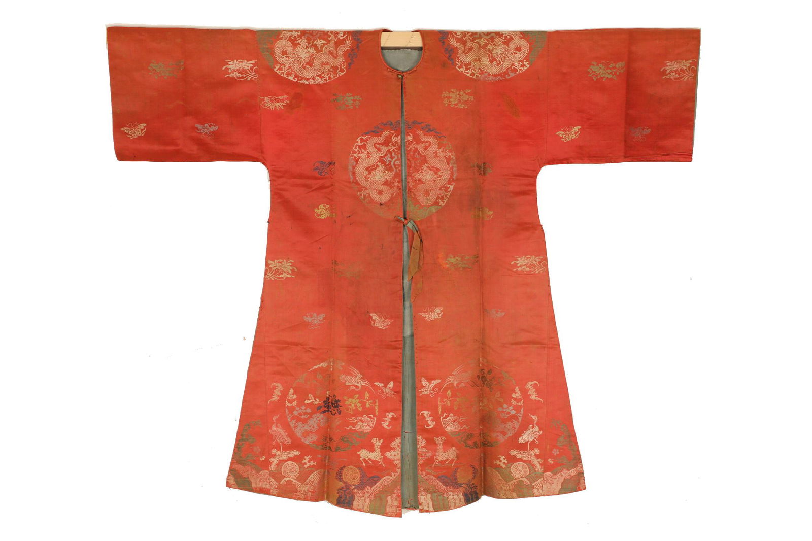 A QING DYNASTY KESI LADY ROBE - Apr 09, 2023 | GERONTIUS AUCTION in London