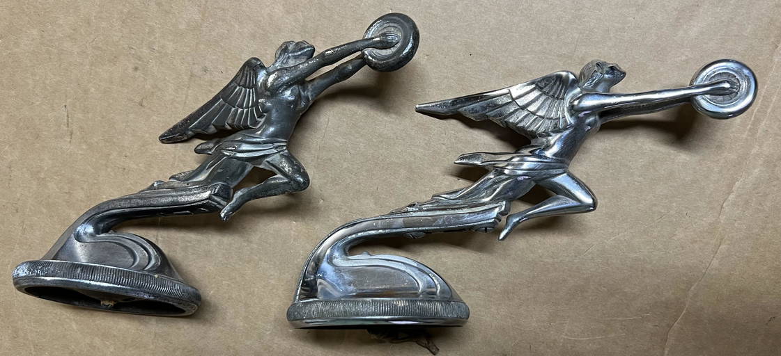 Two 1930-1931 Packard radiator mascots - Nov 05, 2022 | Automobilia ...