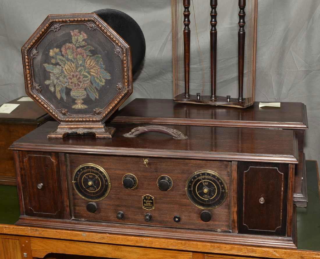 36: RADIOLA SUPER-HETERODYNE, MODEL AR-812, SECOND HARM