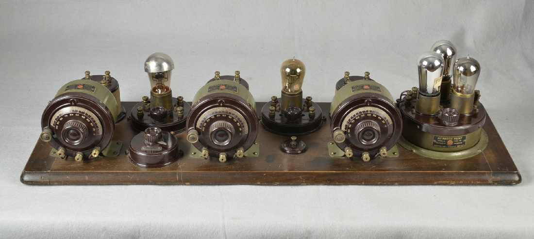 Atwater Kent Model 10 Green Breadboard, 31"w, Tube