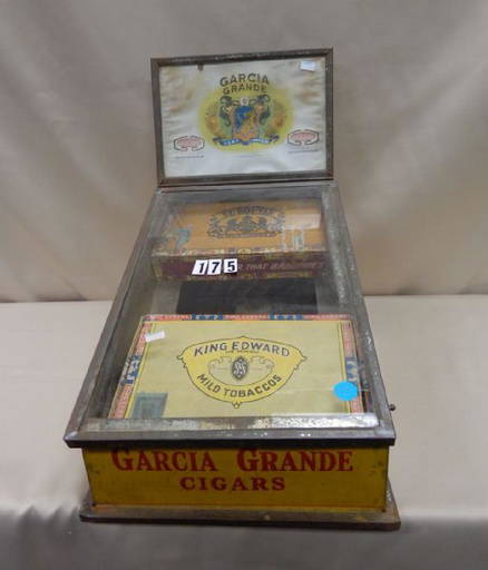 Countertop Cigar Display Case: Garcia Grande Cigars, 11