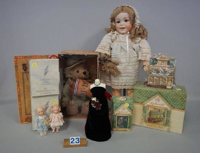 Lot: 22 Inch Character Face Porcelain