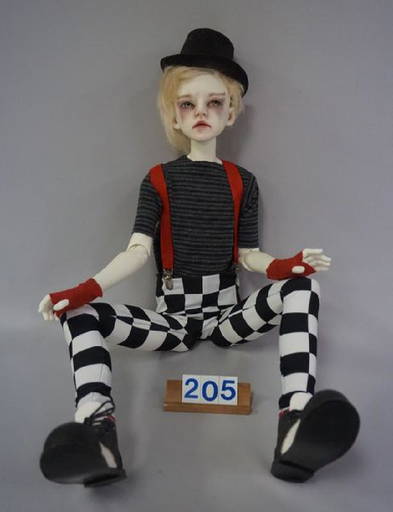 Very Unusual Dramatic Dolls Town