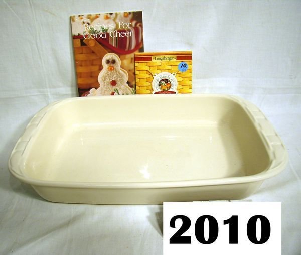 2010: Longaberger: 9" X 13" IVORY BAKING DISH W/BOX, LO