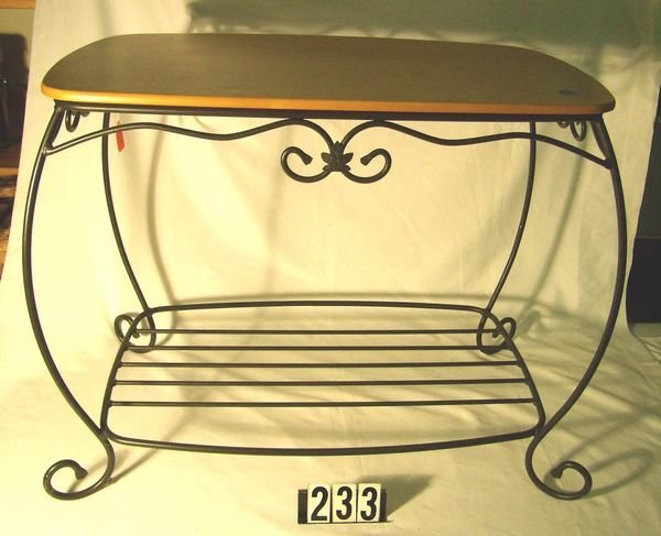 2233: Longaberger: W.I. "HOPE CHEST" STAND W/WOODEN SHE