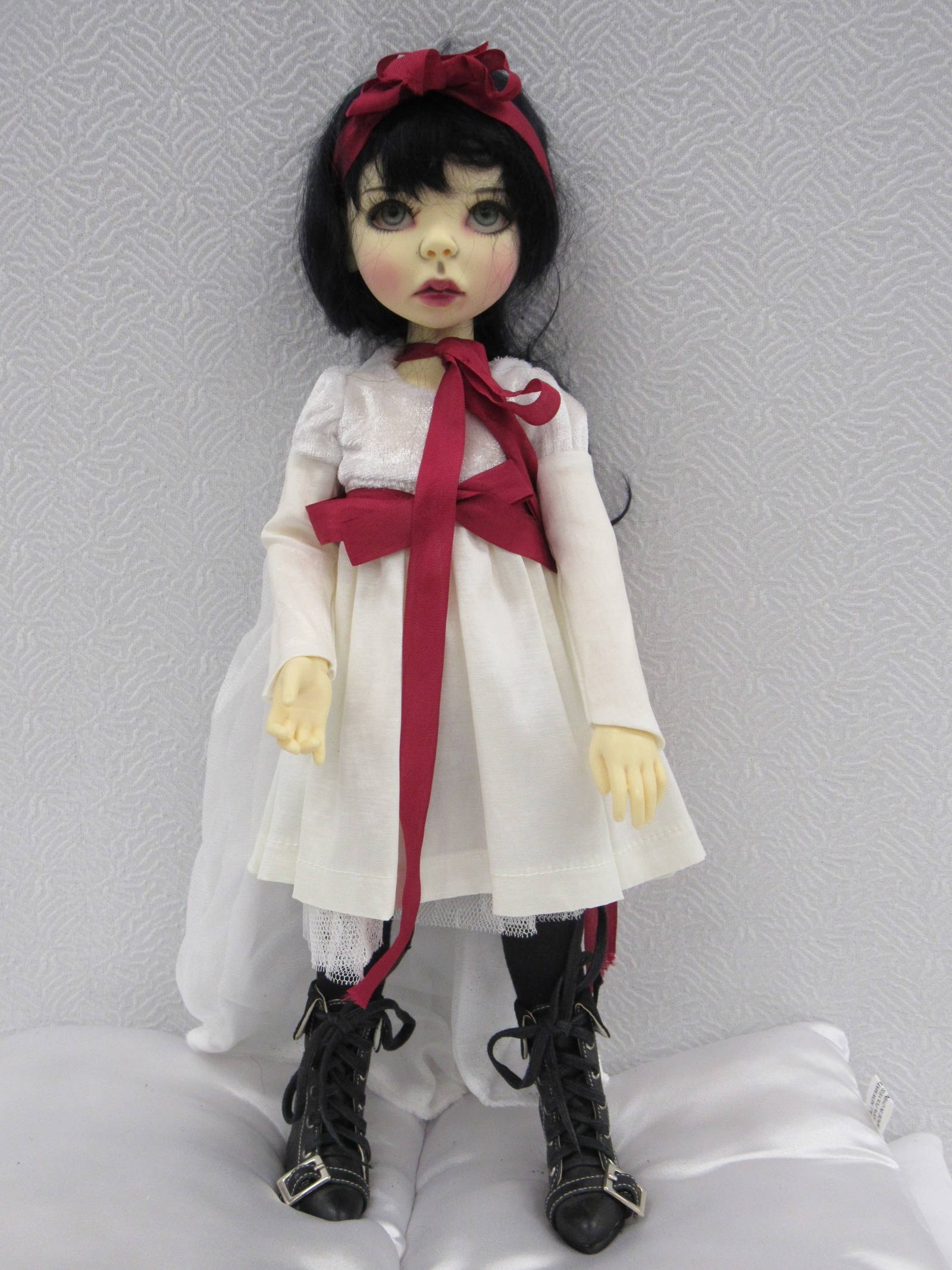 16 In. Bjd By Artist Kim Lasher "show White": Auction