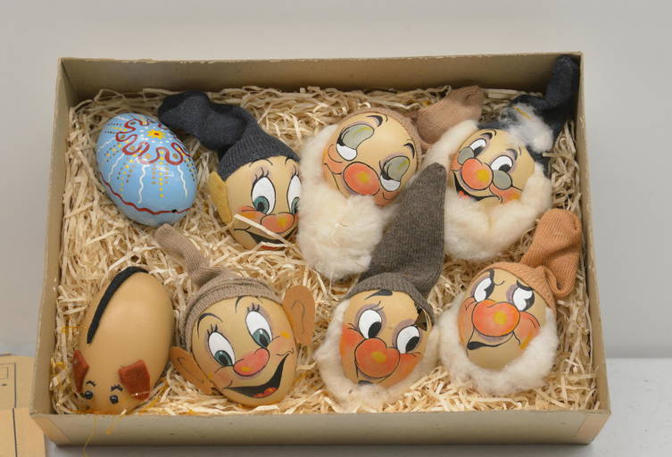 Hand Painted Snow White and the Seven Dwarfs Eggs and more (#0162) on ...