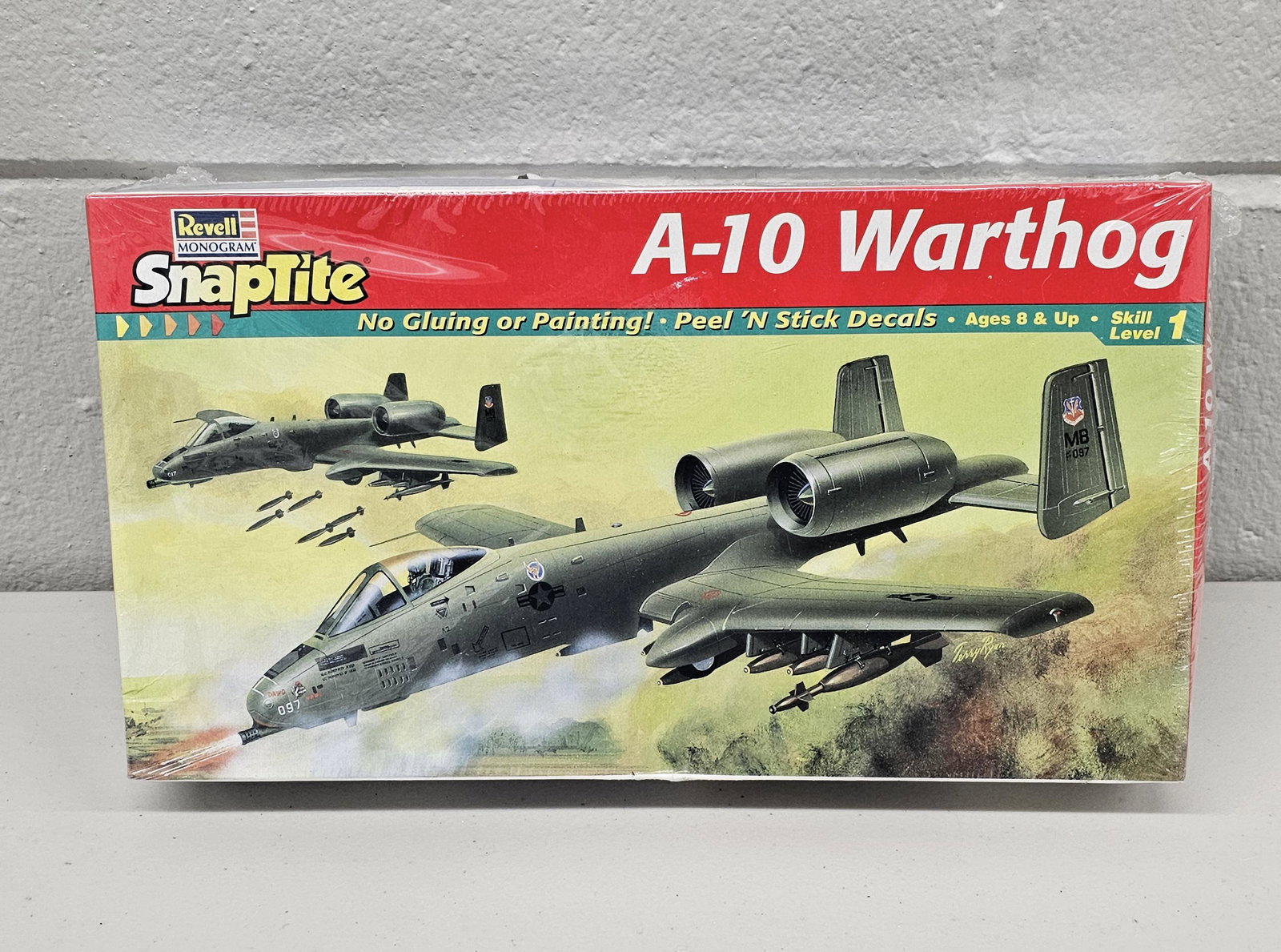 A-10 Warthog Plane Model Revell Snaptite - Apr 05, 2023 | P&P Vintage in NJ