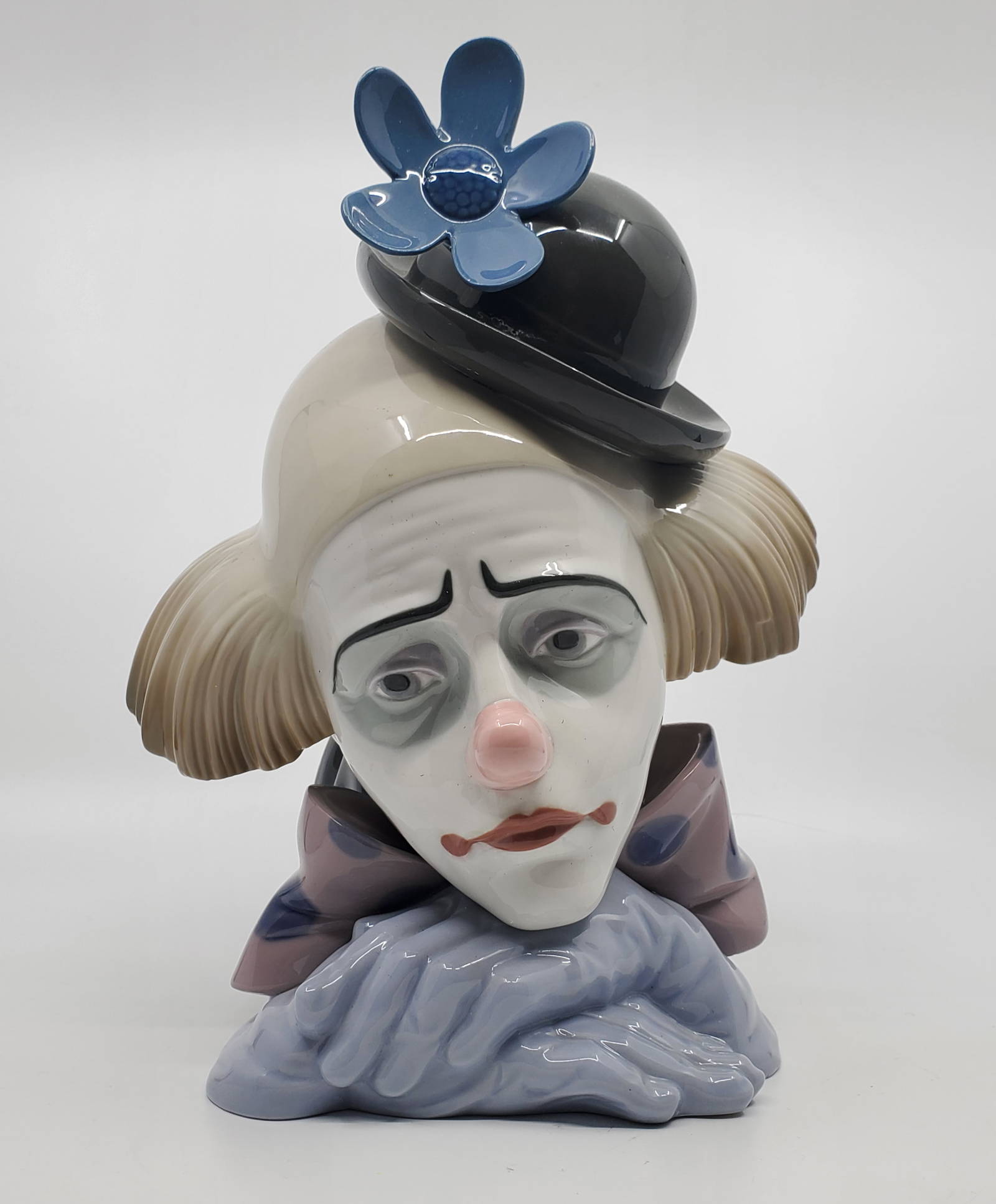 Lladro, Pensive Clown, 5130 Large Porcelain Figurine (1981) Auction