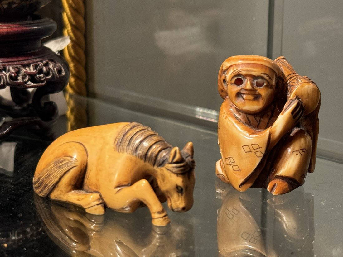 Lot Of 2 Fine Meiji Period Netsuke Carvings Auction