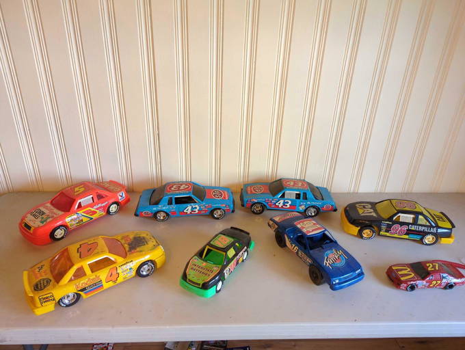 Approx. 10 Large Plastic Race Cars & Puzzles (#0420) on Feb 04, 2023 ...