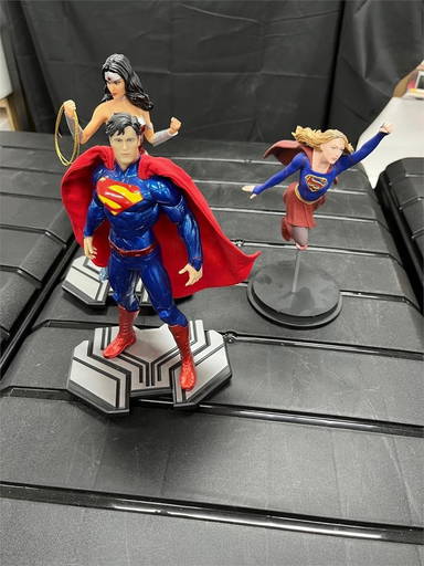 Dc Super Hero Statues Each Numbered Ww, Superman