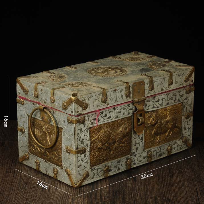 A Tibetan Gilt Bronze Treasure Chest, Qing Dynasty - Apr 18, 2023 ...