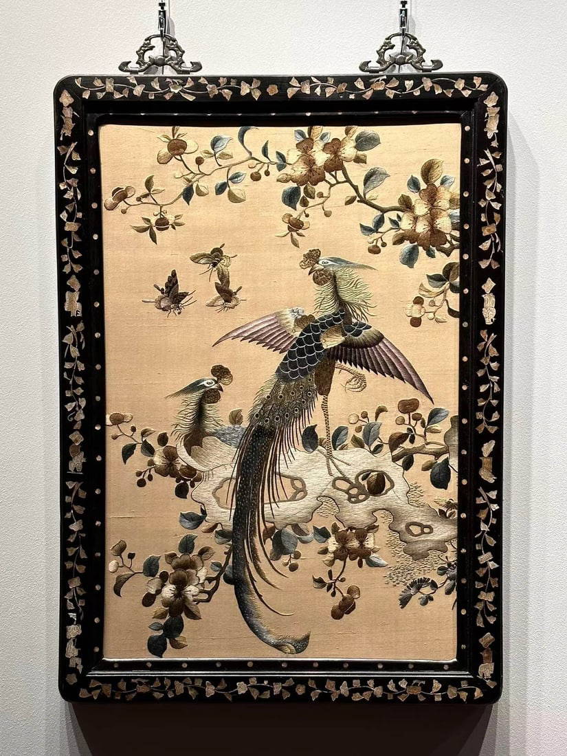 Rosewood Inlaid With Mother-of-pearl Inlay, Cantonese Embroidery ...