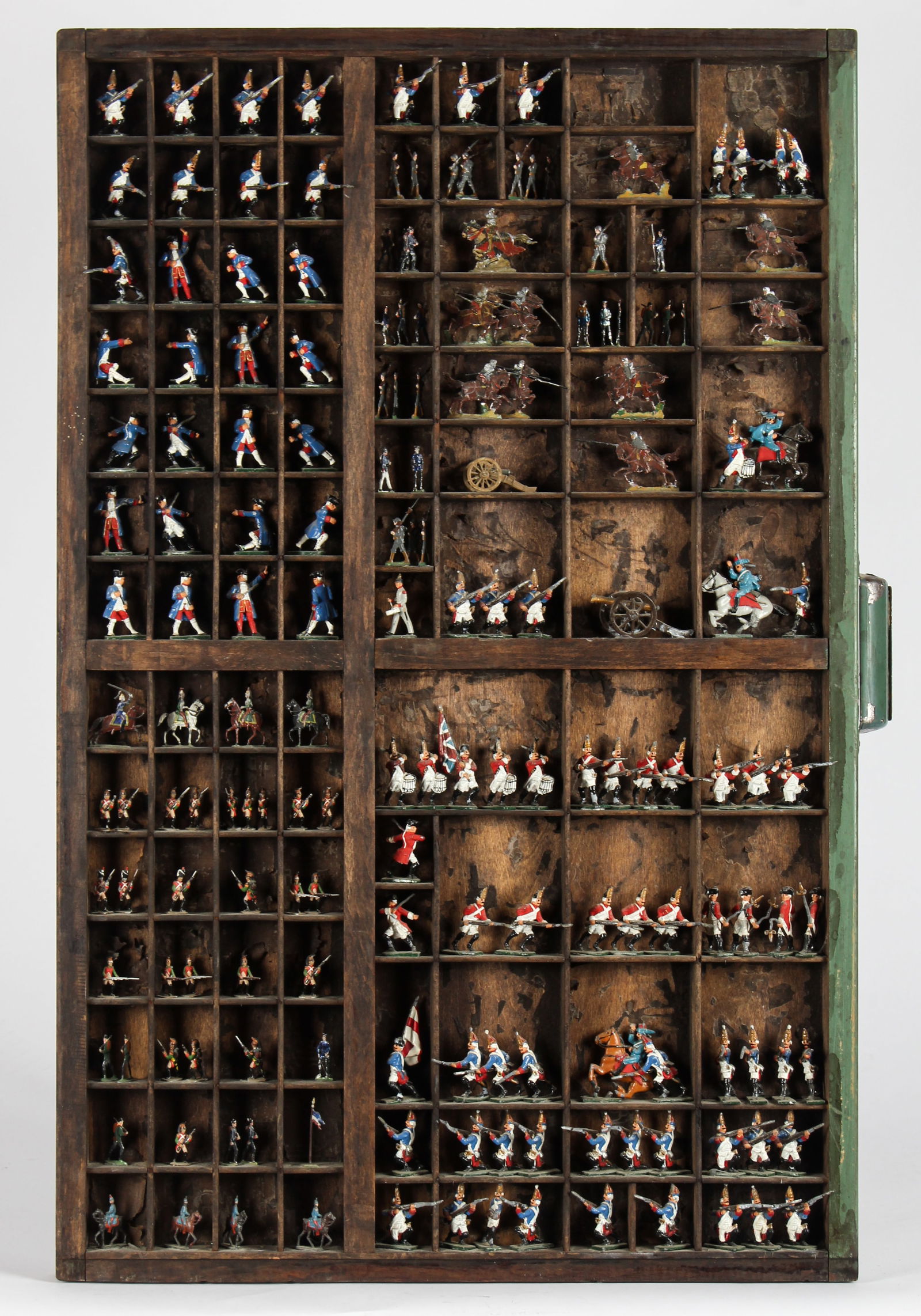 Vintage Lead Toy Soldiers & Display Auction