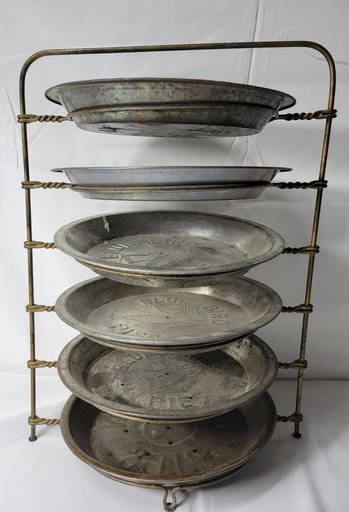 primitive wire pie rack with 6 pie pans (#0003) on Dec 03, 2022 ...