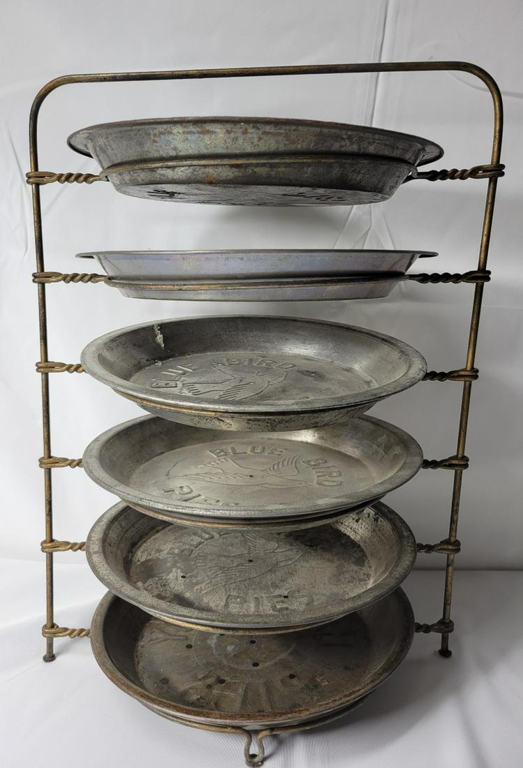 primitive wire pie rack with 6 pie pans (#0003) on Dec 03, 2022 ...
