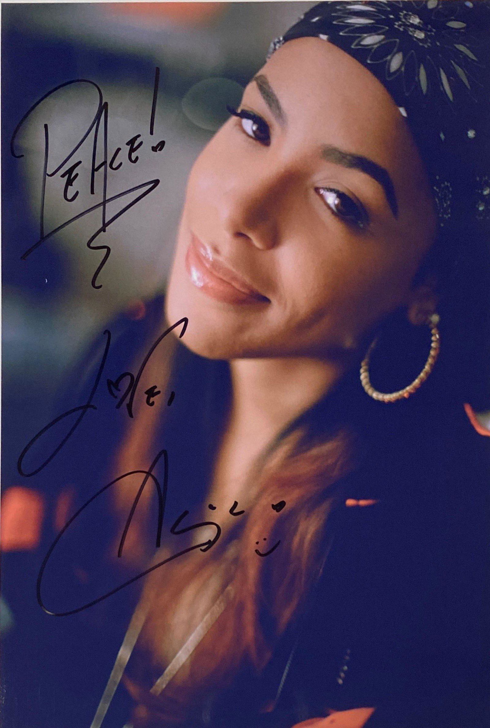 Autograph Aaliyah Photo