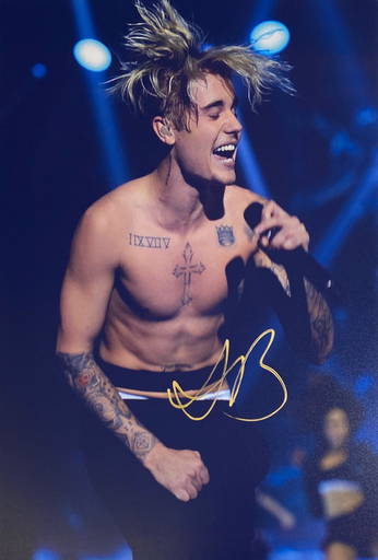 Autograph Justin Bieber Photo (#57444) on Jan 07, 2023 | Toy In a Box in CA