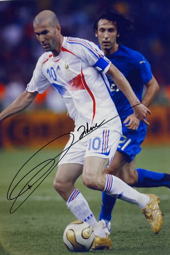 Autograph Zinedine Zidane Photo (#0941) on Feb 11, 2023 | Toy In a Box ...