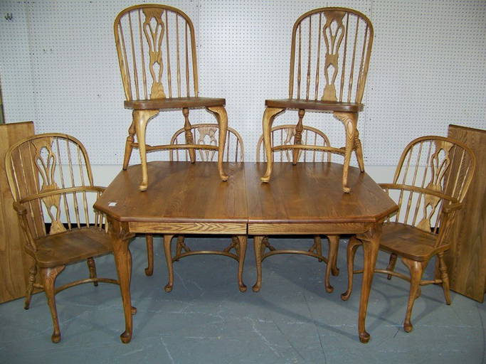 Vintage Nichols & Stone Solid Oak Dining Table & 6