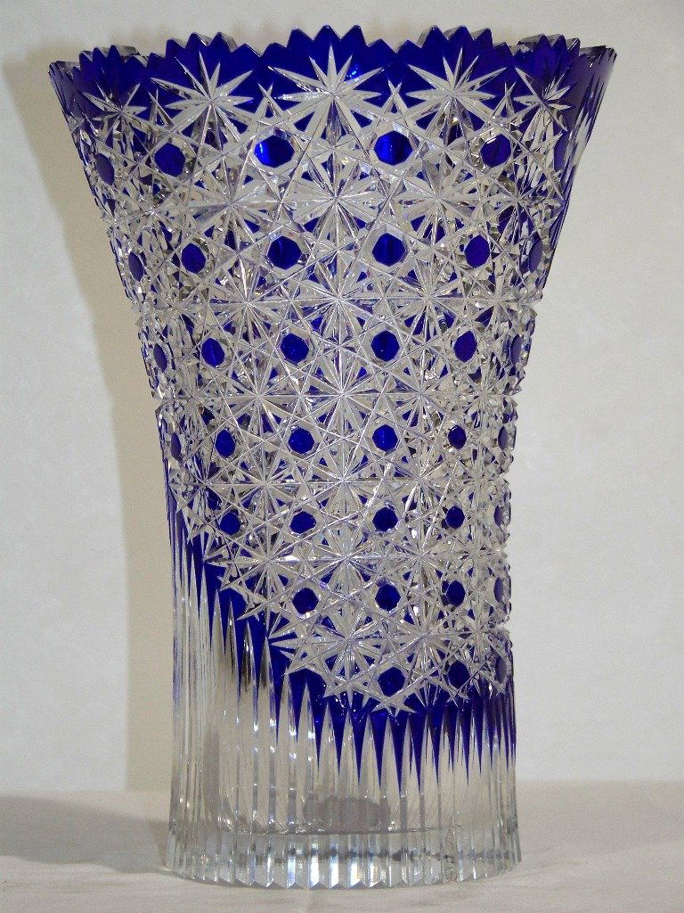 Fine Vintage Russian Sharpe Cut Crystal 10" Vase