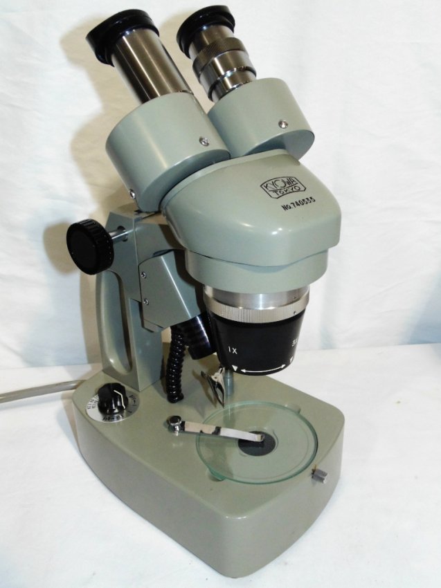 Vintage Kyowa Microscope : Lot 426