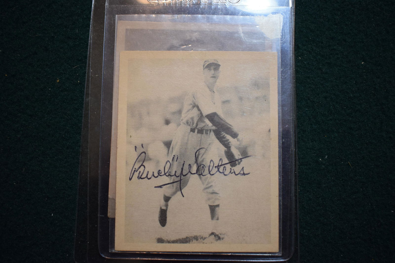 Bucky Walters Reds Signed 1939 Playball #22 Card Auction