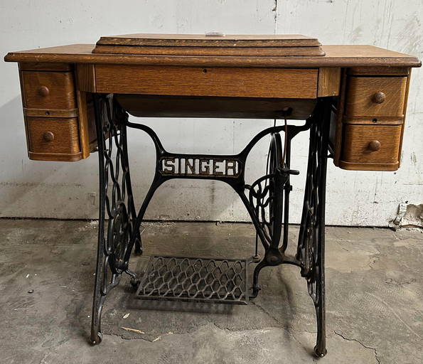 Singer Sewing Table W/ Machine