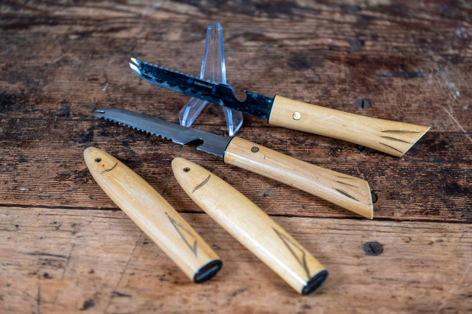 Pair Of Japanese Fishing Knives Auction