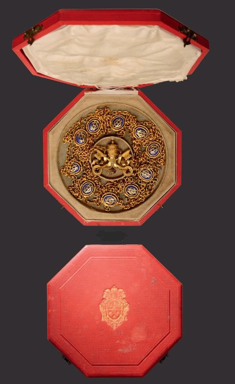 COLLAR CHAIN OF A PAPAL HONORARY SECRET CHAMBERLAIN