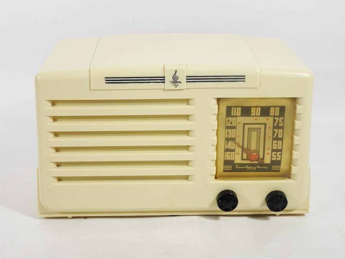 Emerson Big Six Model 414 Tabletop Radio