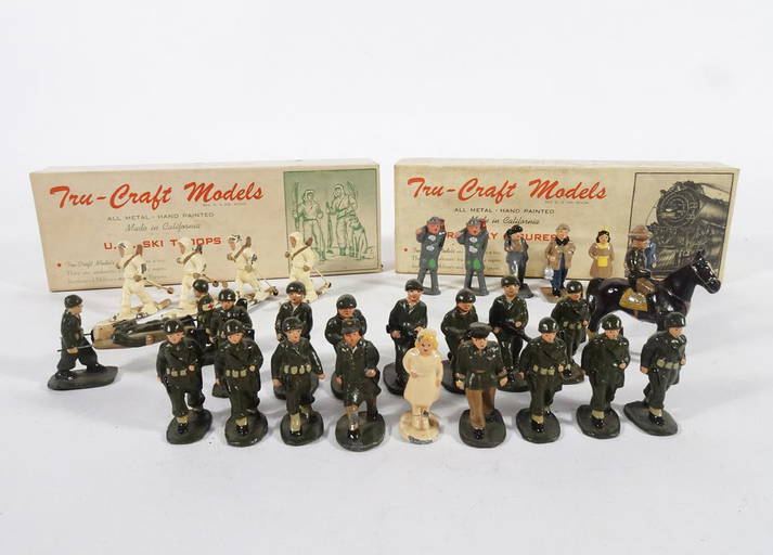 1930's Tru Craft Models Lead Figures Grouping