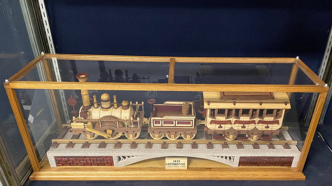 1835 Steam Locomotive Model Display Auction