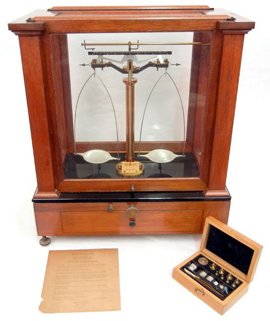 364: Eimer & Amend New York 2J balance scale, mahogany