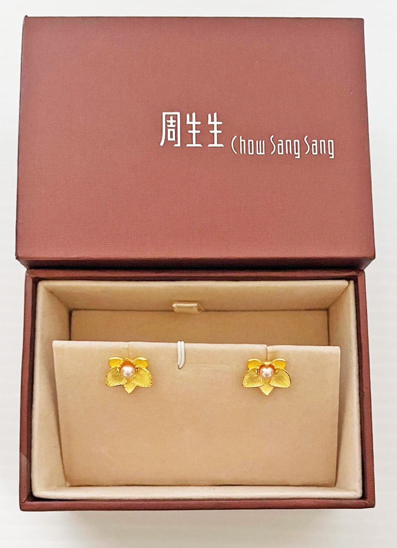 Chow Sang Sang Pure Gold Earrings Auction