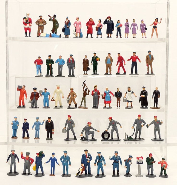 Grouping of miniature diecast lead figurines